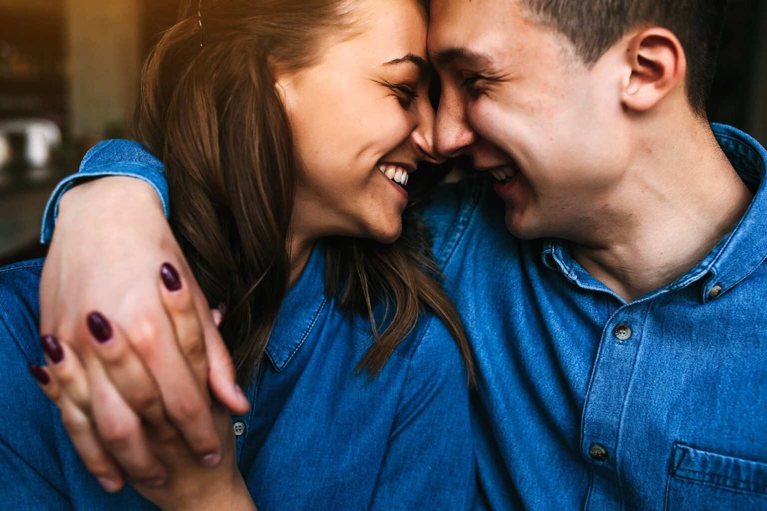 6 Key Differences Between Loving Someone And Being In Love