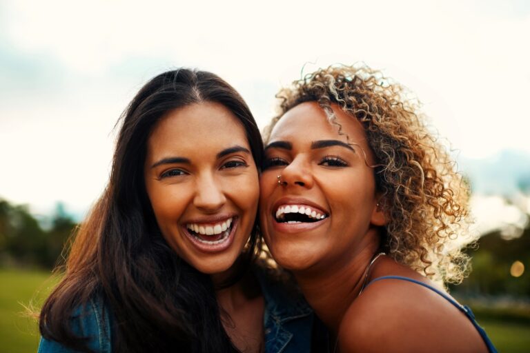 16 Ways To Keep Friends (8 Do's + 8 Don'ts)