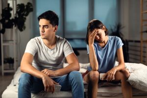 12 Signs Of An Emotionally Draining Relationship (+ What To Do)