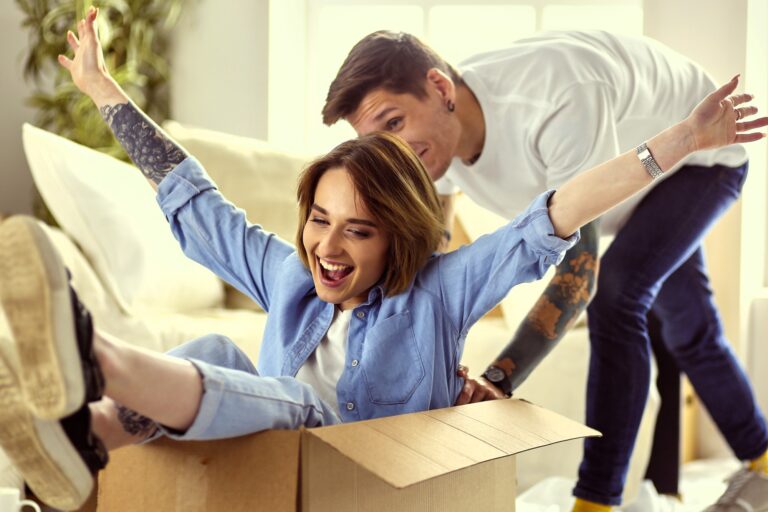 5 Signs It's Too Soon To Move In (+ 10 Ways To Time It Right)