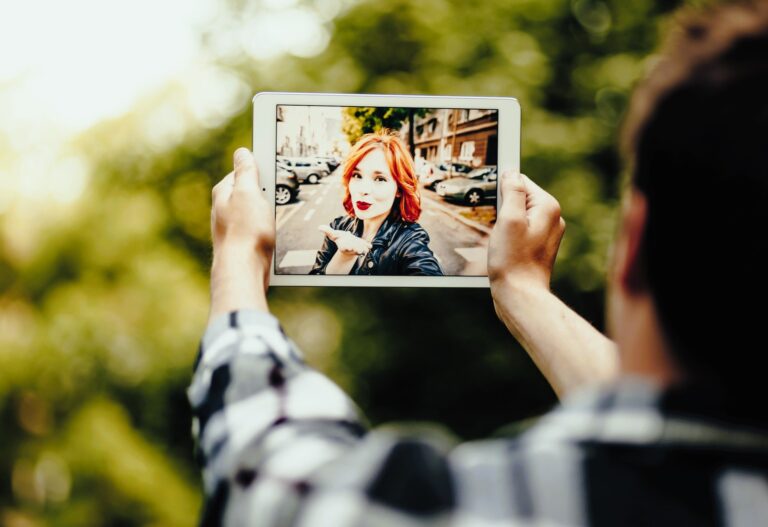Online Dating Over A Long Distance: 20 Tips To Make It Work
