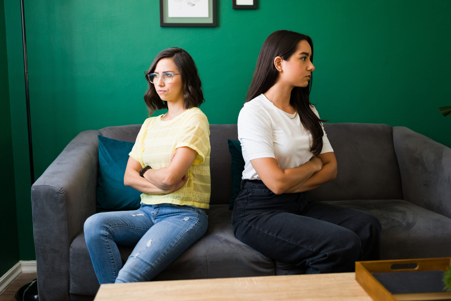 10 Behaviors That Make Other People Uncomfortable Around You