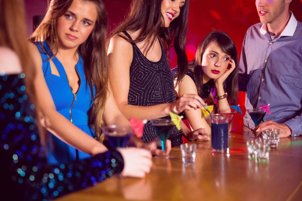 7 Reasons You Hate Socializing (+ How To Approach This Situation)