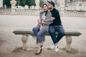 17 Signs Of A Possessive Partner + How To Deal With One