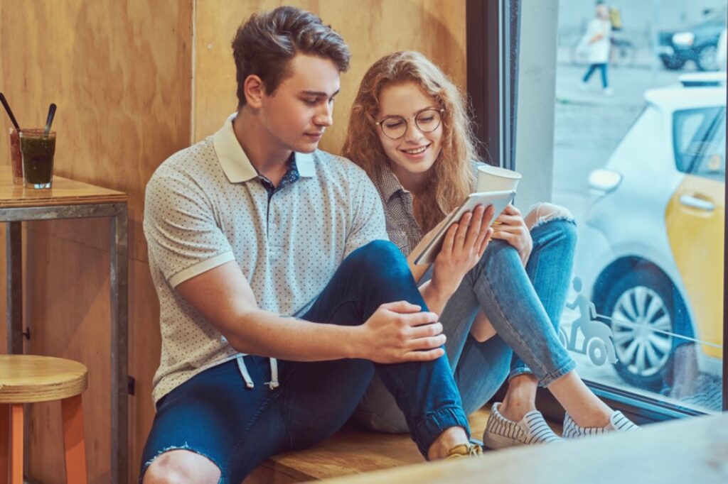 12 Signs You’re Dating A Beta Male (And Why That’s A Good Thing)