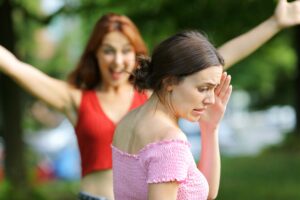 20 Brutal Signs You're The Toxic Friend Everyone Secretly Can't Stand