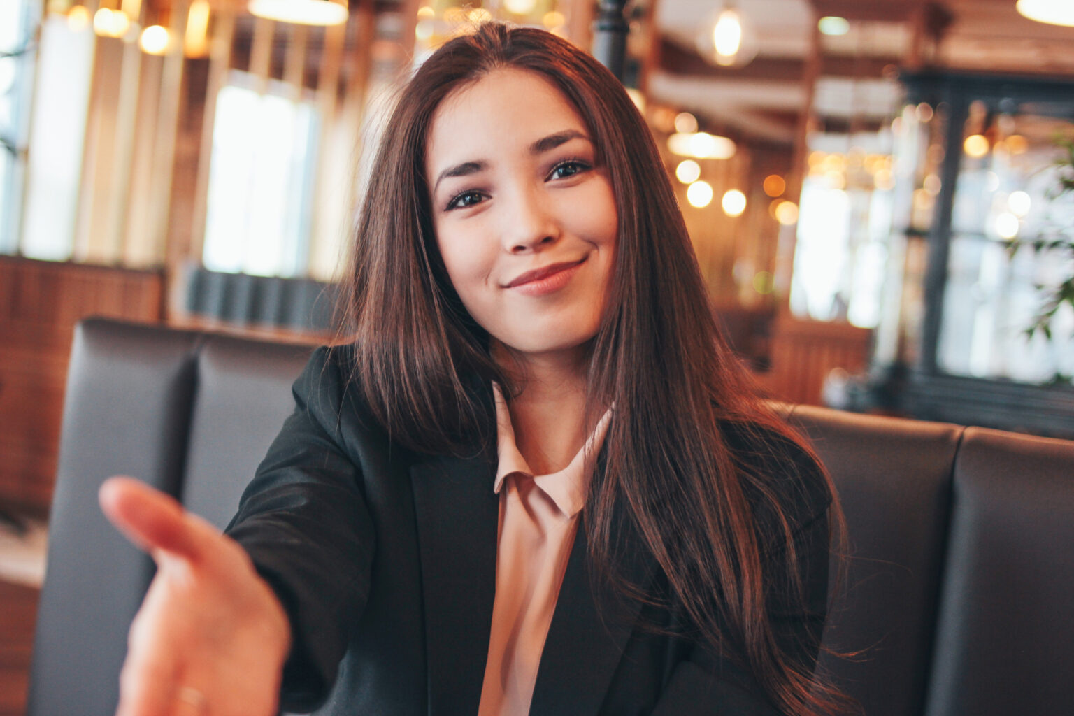 How To Be Charming: 13 No Nonsense Tips!