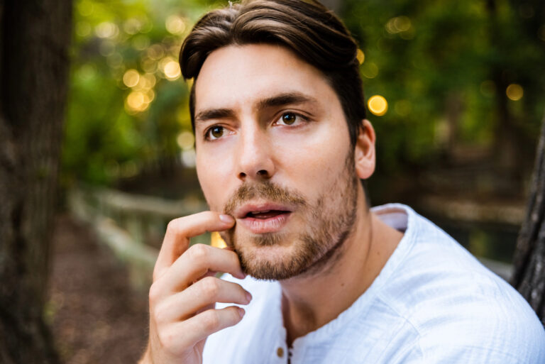 People who over-analyze how others view them display these 15 behaviors