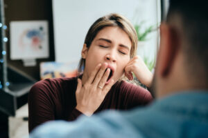 15 Behaviors That Really Annoy People (That Are Sadly Very Common)
