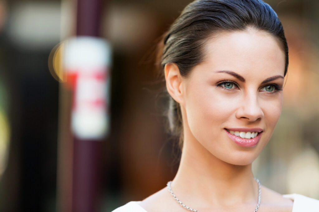 Women Who Don't Need A Man To Be Happy Share These 12 Traits