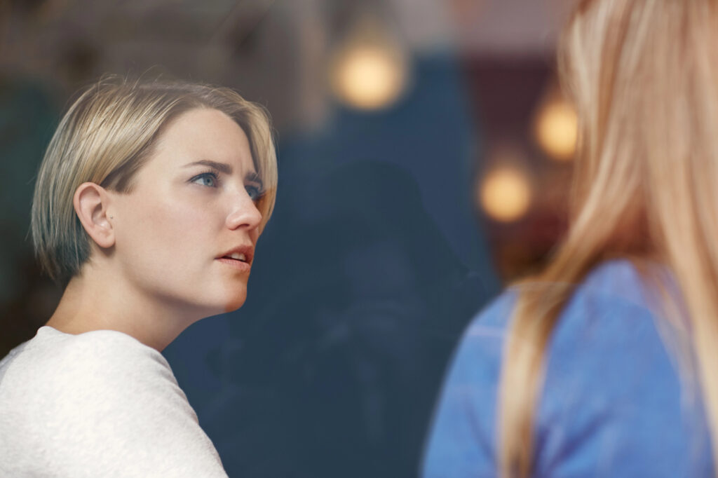 People who secretly despise authority often demonstrate these 11 behaviors