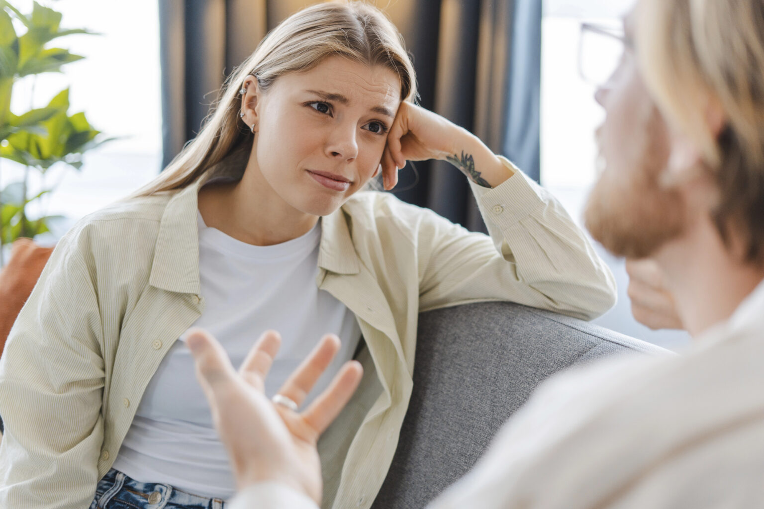 12 Behaviors That Show Someone Isn’t As Nice As They Pretend To Be