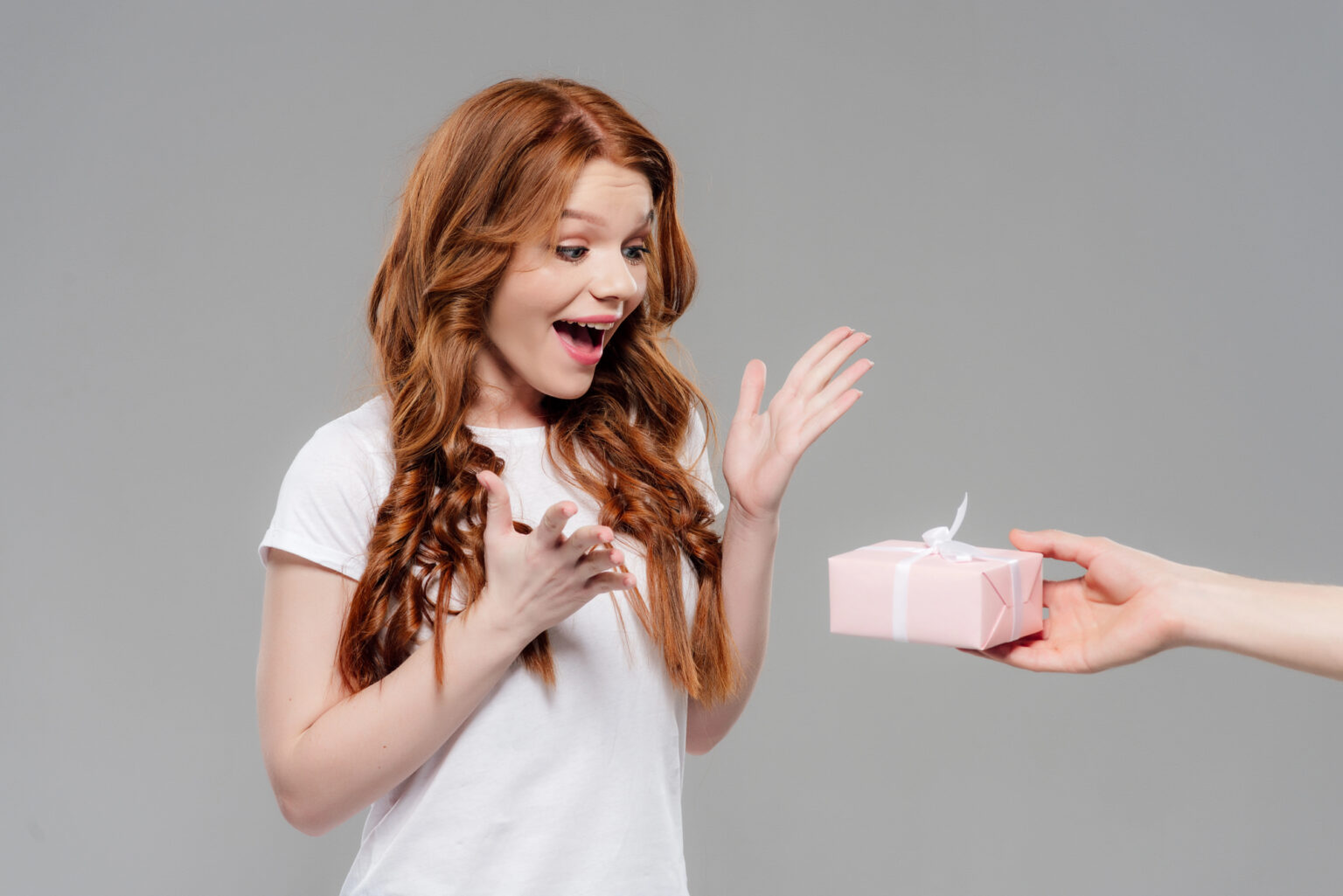12 Behaviors That Signal A Friendly Person Has A Hidden Agenda