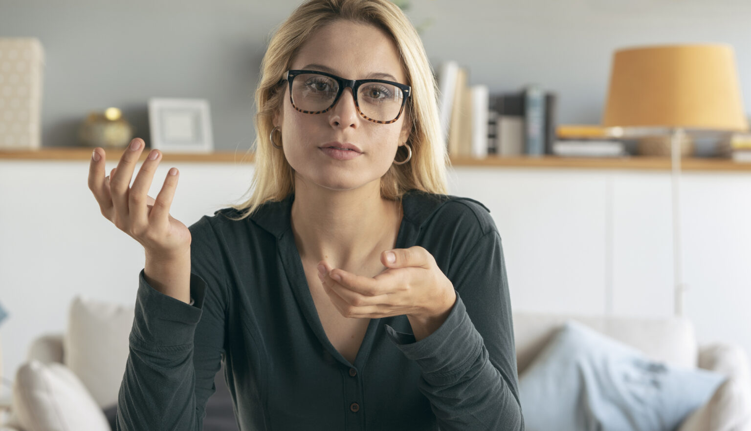 12 Simple Phrases That Knock An Arrogant Person Off Their Pedestal
