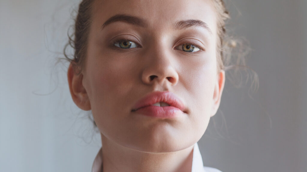 11 Signs Someone Will Stab You In The Back And Not Think Twice