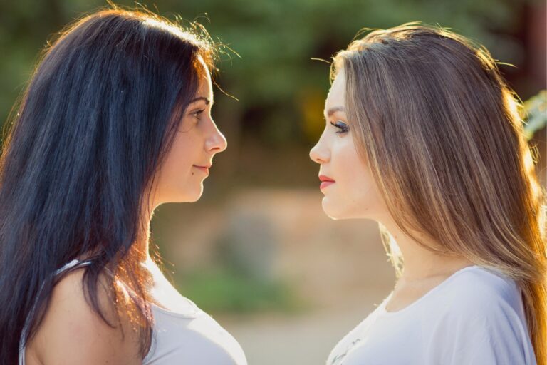 12 Subtle Signs Your Friend Is Actually Your Foe