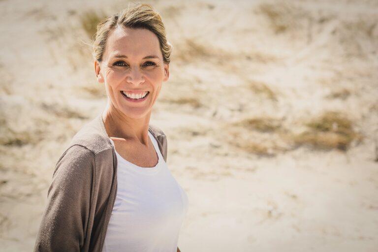 9 Reasons Being Single In Your 40s, 50s, And Beyond Is More Popular ...