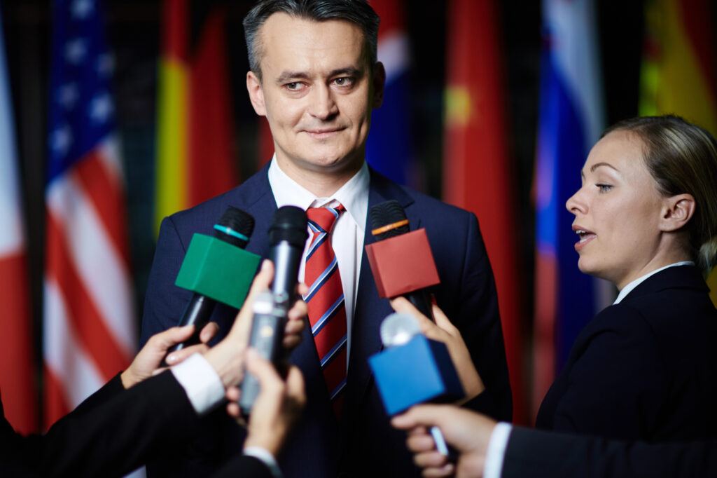 People who secretly despise authority often demonstrate these 11 behaviors
