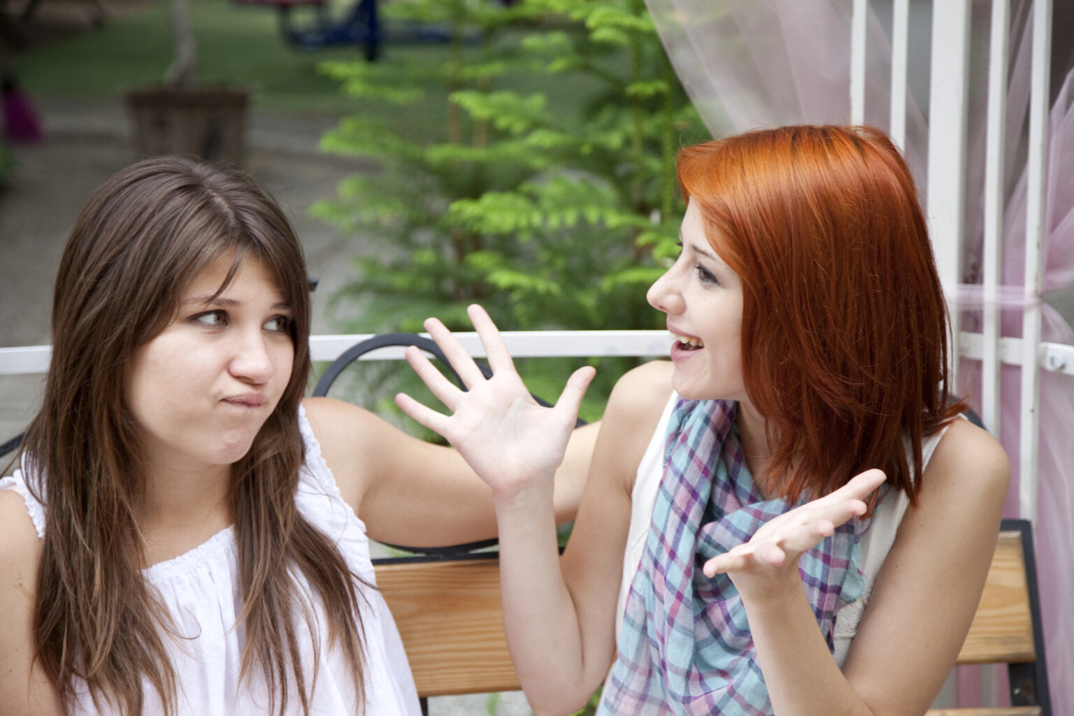 12 Behaviors That Reveal Someone Subconsciously Dislikes You