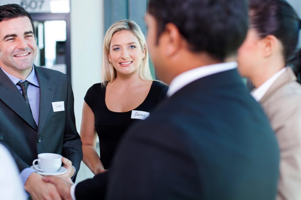 12 Habits Of People Who Can Tell What Others Are Thinking Just By ...