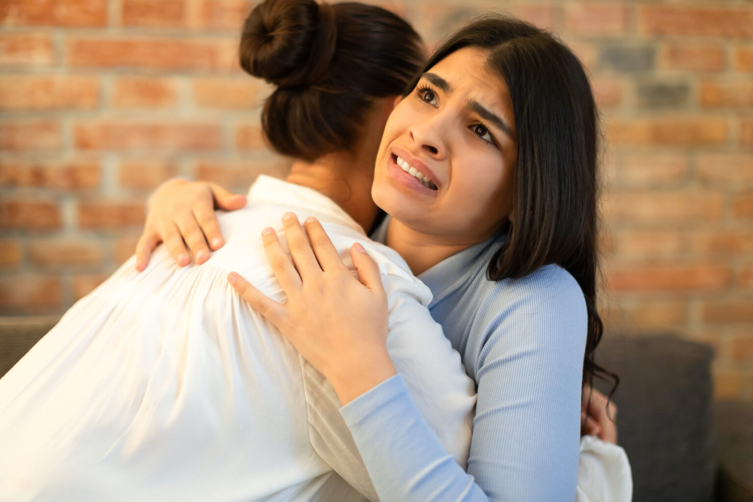 20 Brutal Signs You're The Toxic Friend Everyone Secretly Can't Stand
