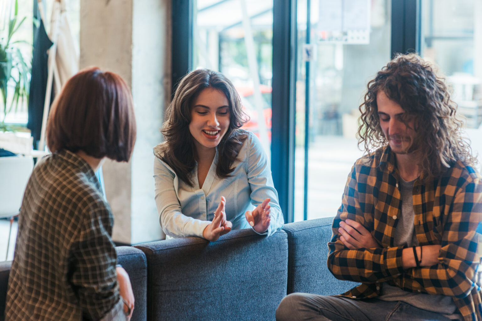 14 Blunt Reasons People Struggle To Connect With You