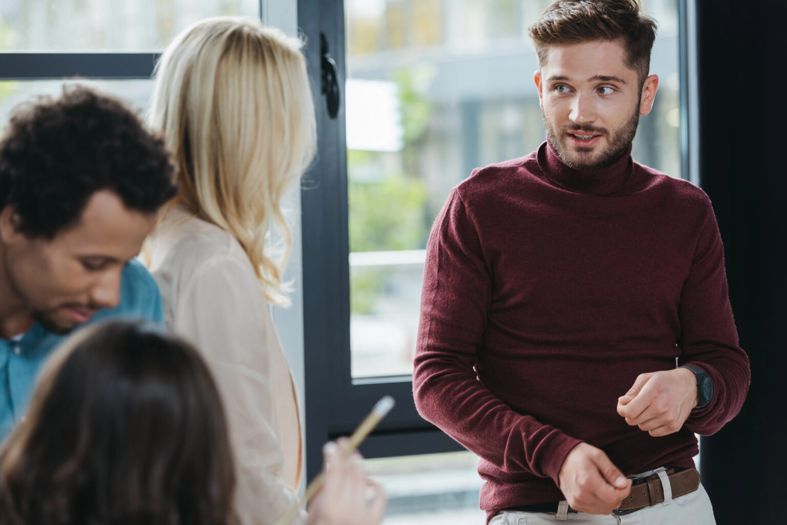 10 Involuntary Behaviors Of People Who Are Pathologically Self-Centered