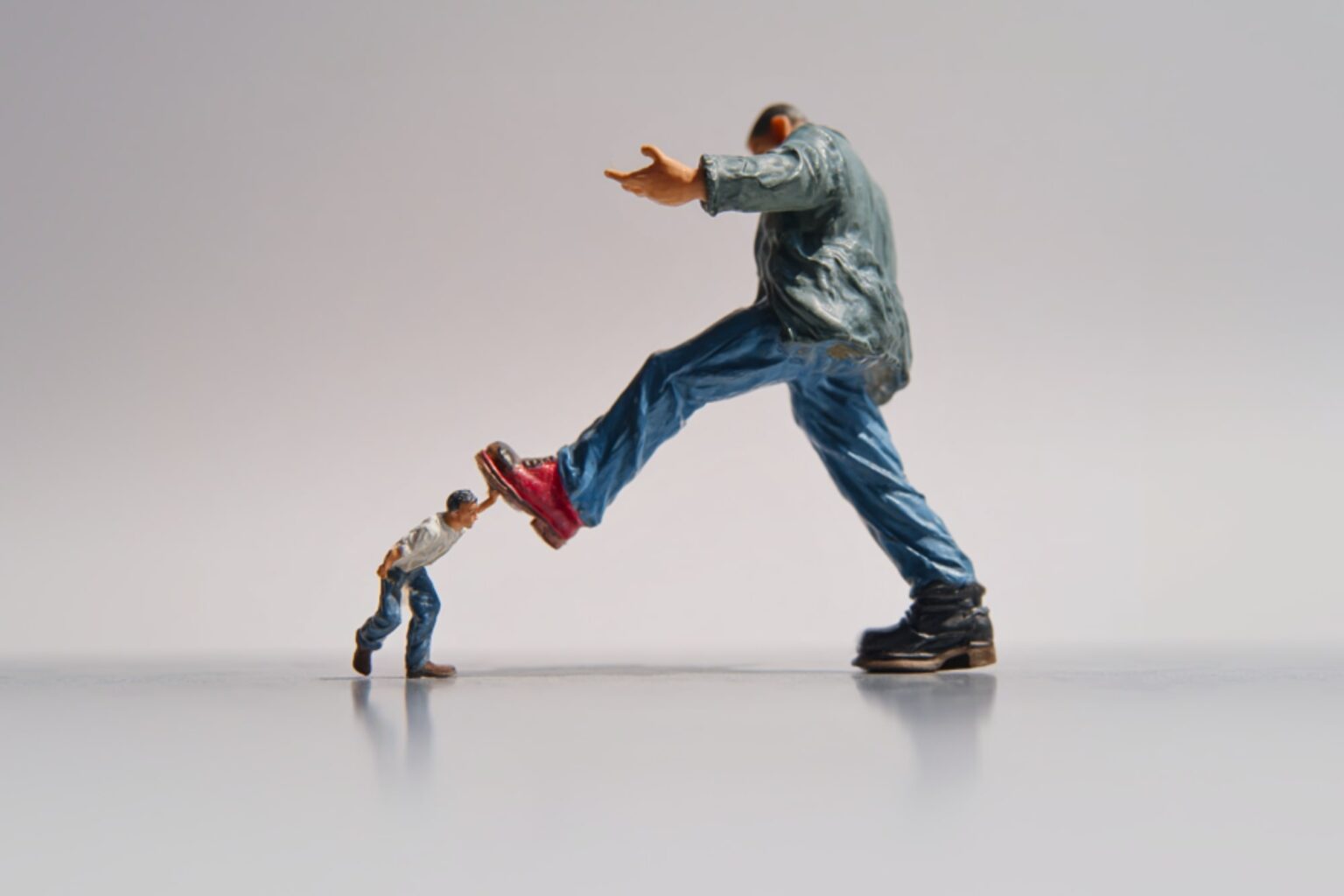11 Blunt Reasons Why Some People Need To Make Others Feel Small So That ...