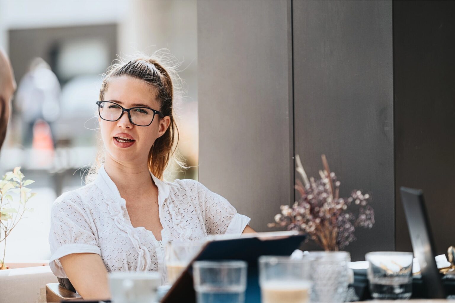 8 telling signs someone is self-centered and has very little empathy ...